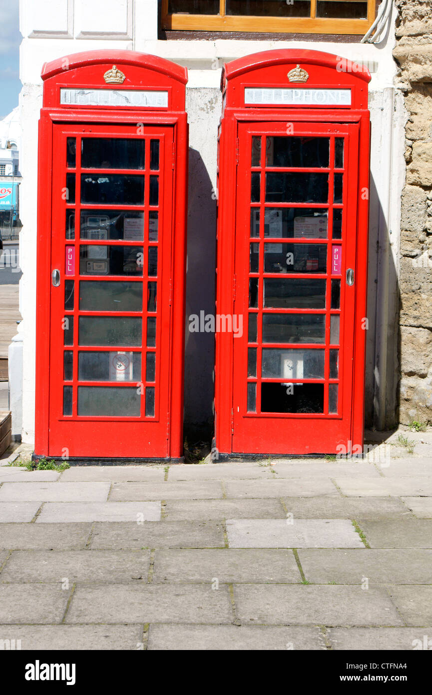 RED PUBLIC TELEPHONE BOX Stock Photo - Alamy