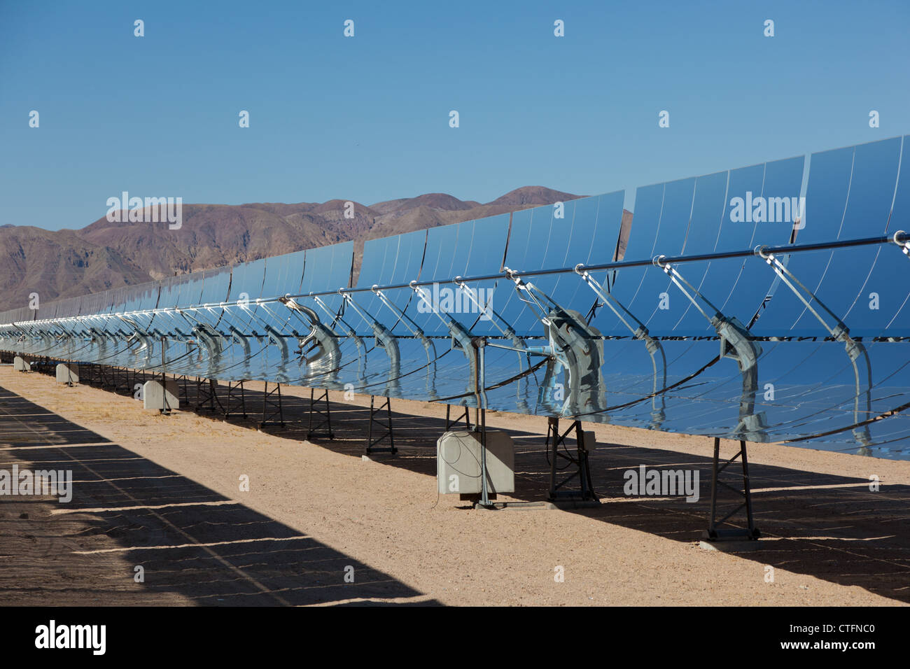 Solar collection panels at a solar power plant in the Mojave Desert in ...