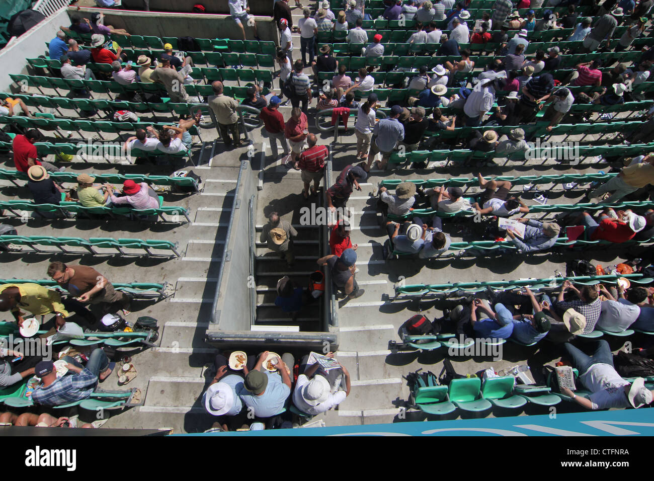 Cricket spectators crowd hi-res stock photography and images - Alamy