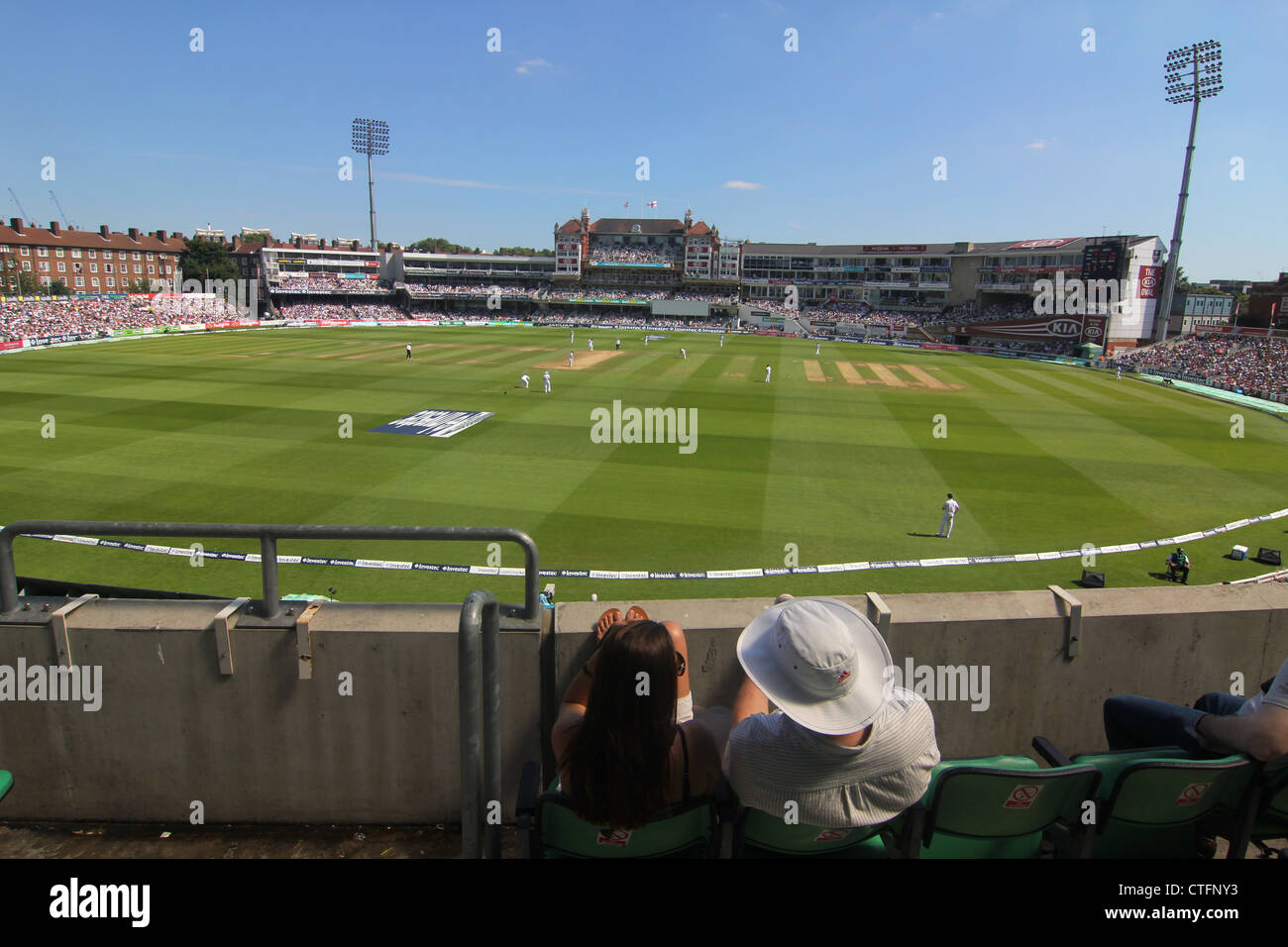 Oval match cricket hi-res stock photography and images - Alamy