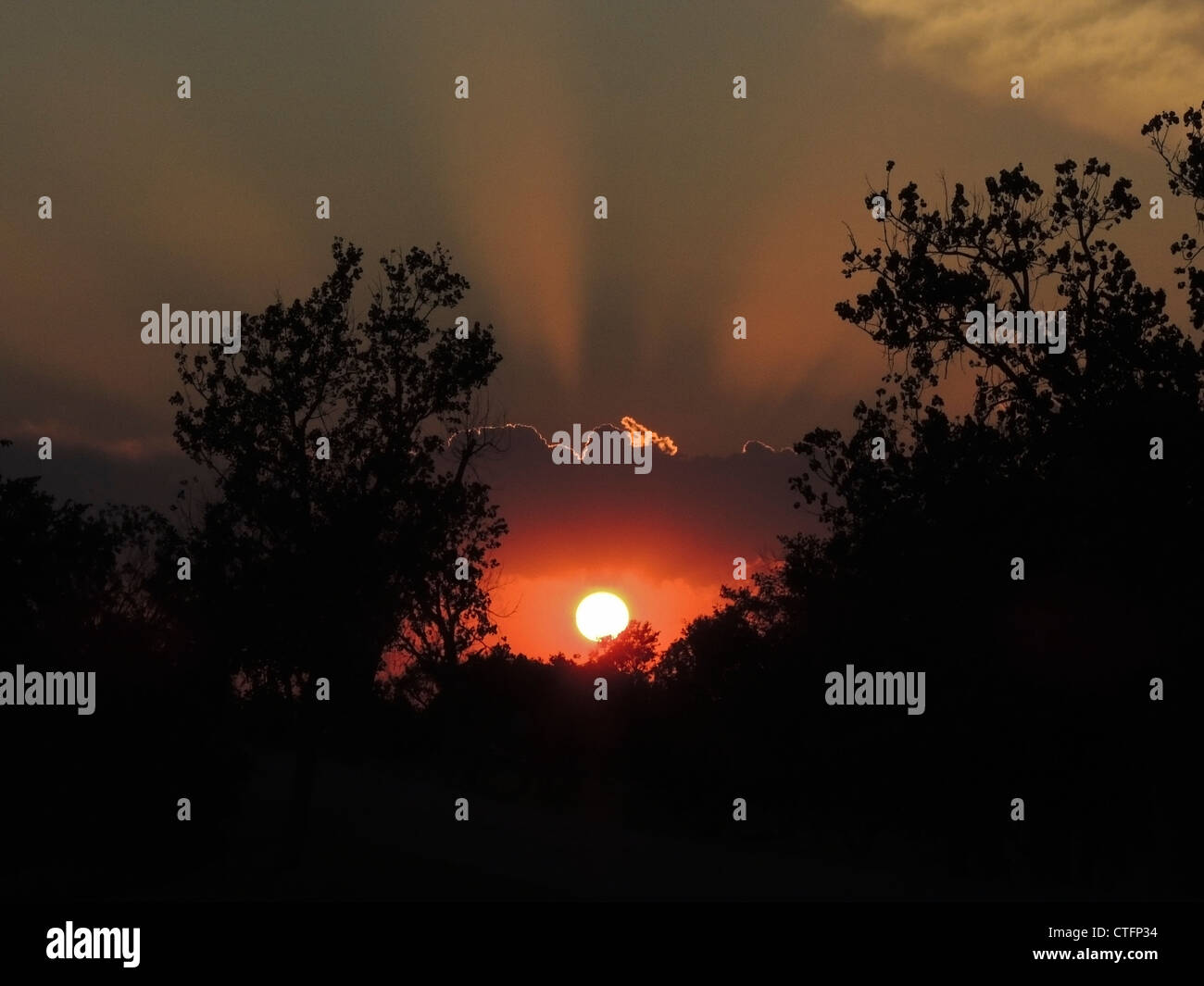Gathering storm hi-res stock photography and images - Alamy