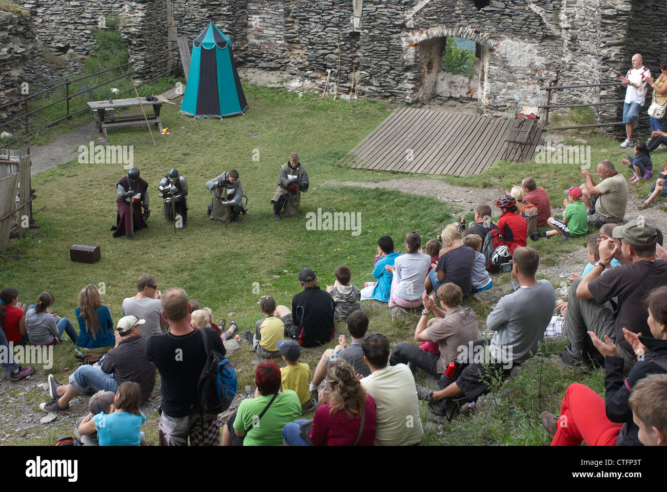Bezdez castle, Czech republic, armored knights fighting on show Stock ...