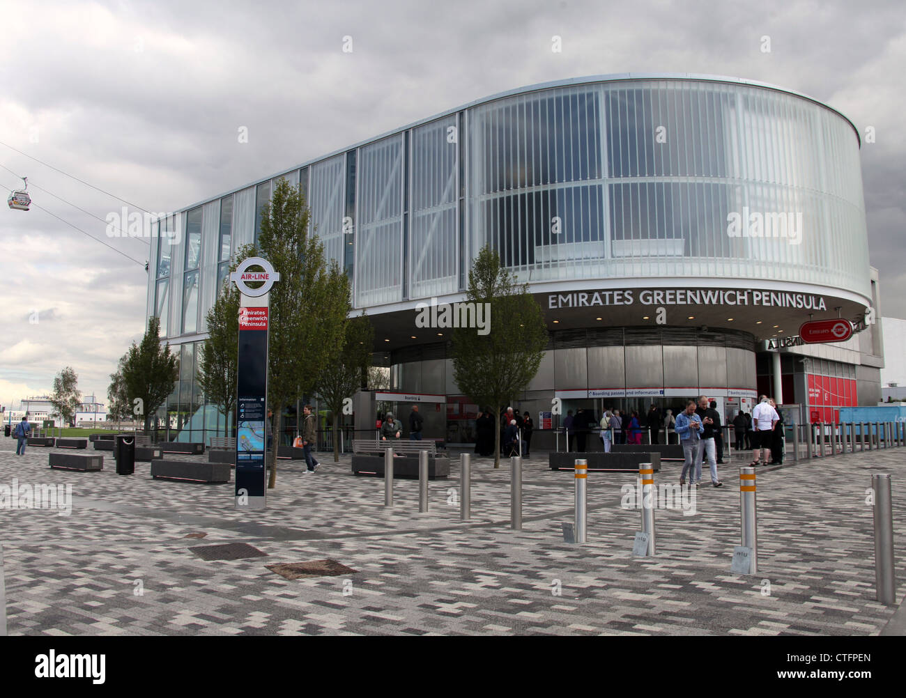 Emirates Greenwich Peninsula Cable Car Terminal Stock Photo - Alamy