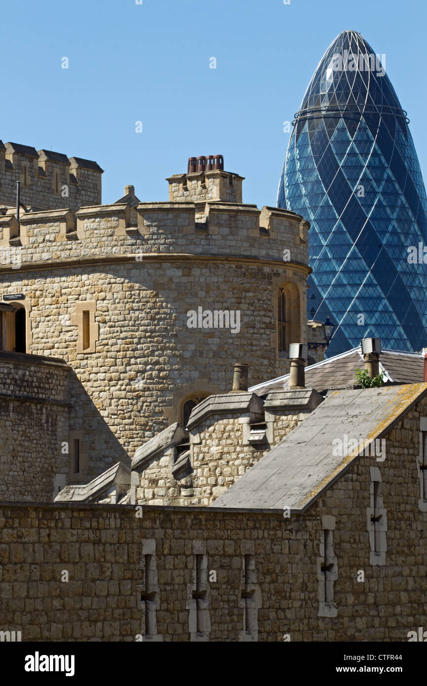 Gherkin tower hi-res stock photography and images - Alamy
