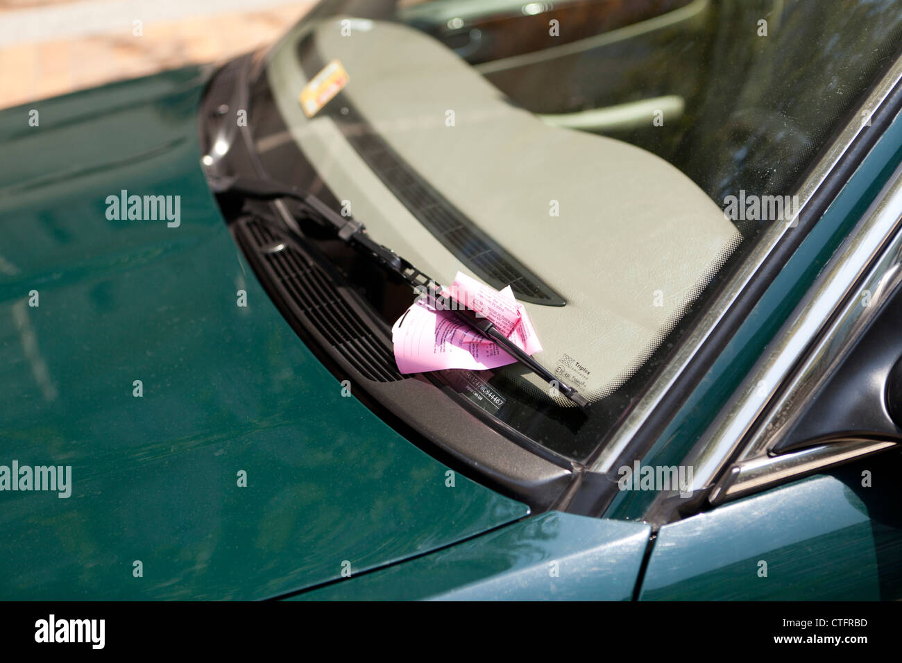 Parking tickets on car hi-res stock photography and images - Alamy