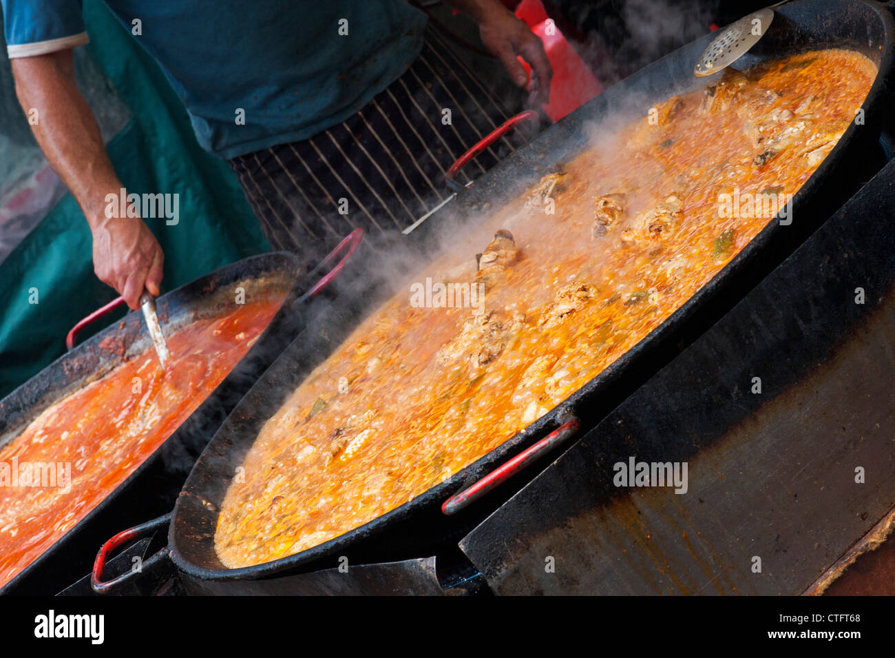 Paella market stall hi-res stock photography and images - Alamy