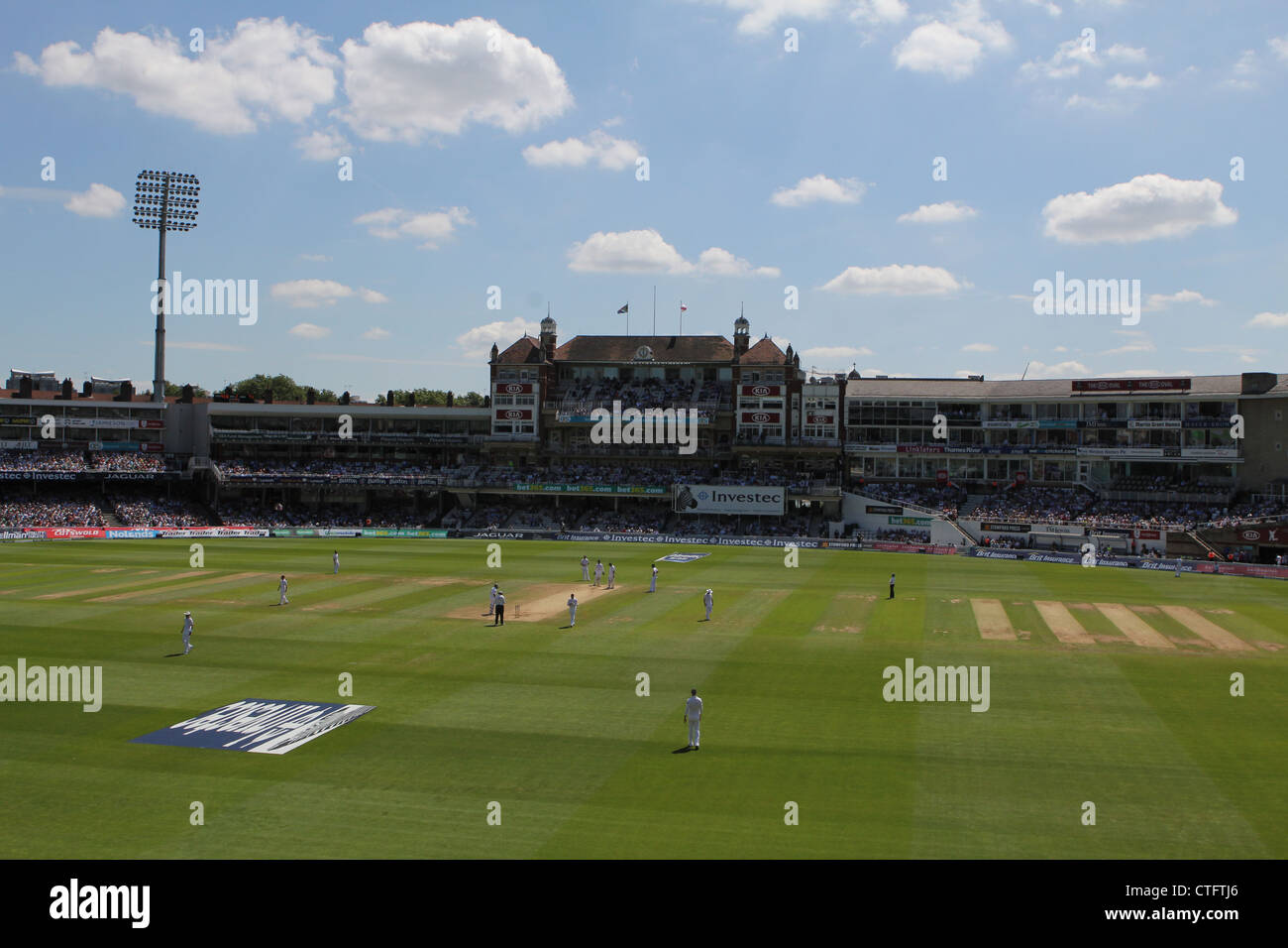 Oval test cricket hi-res stock photography and images - Alamy