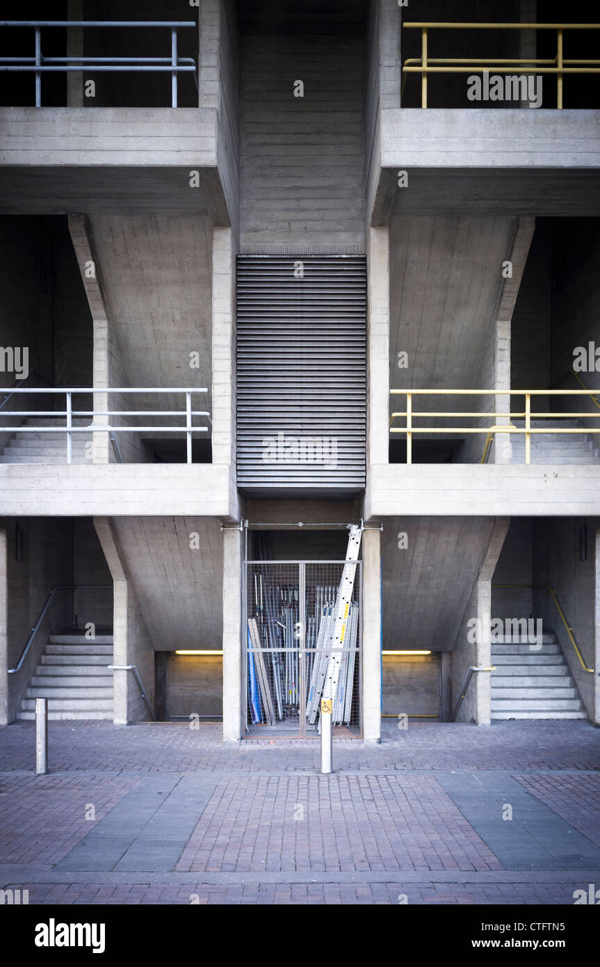 Symmetrical steps hi-res stock photography and images - Alamy