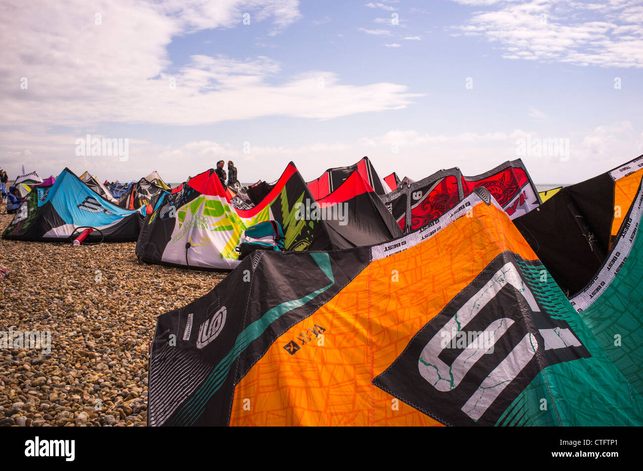 Large kites hi-res stock photography and images - Alamy
