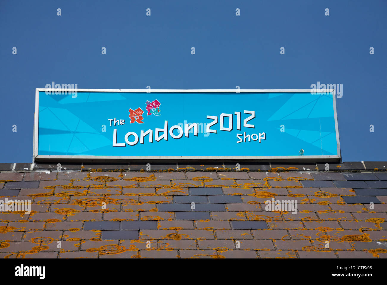 Olympics sign london 2012 hi-res stock photography and images - Alamy