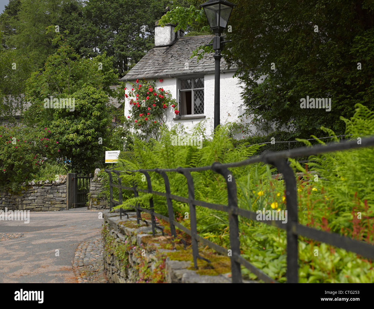 Dove Cottage home of Poet William Wordsworth summer Grasmere Lake ...