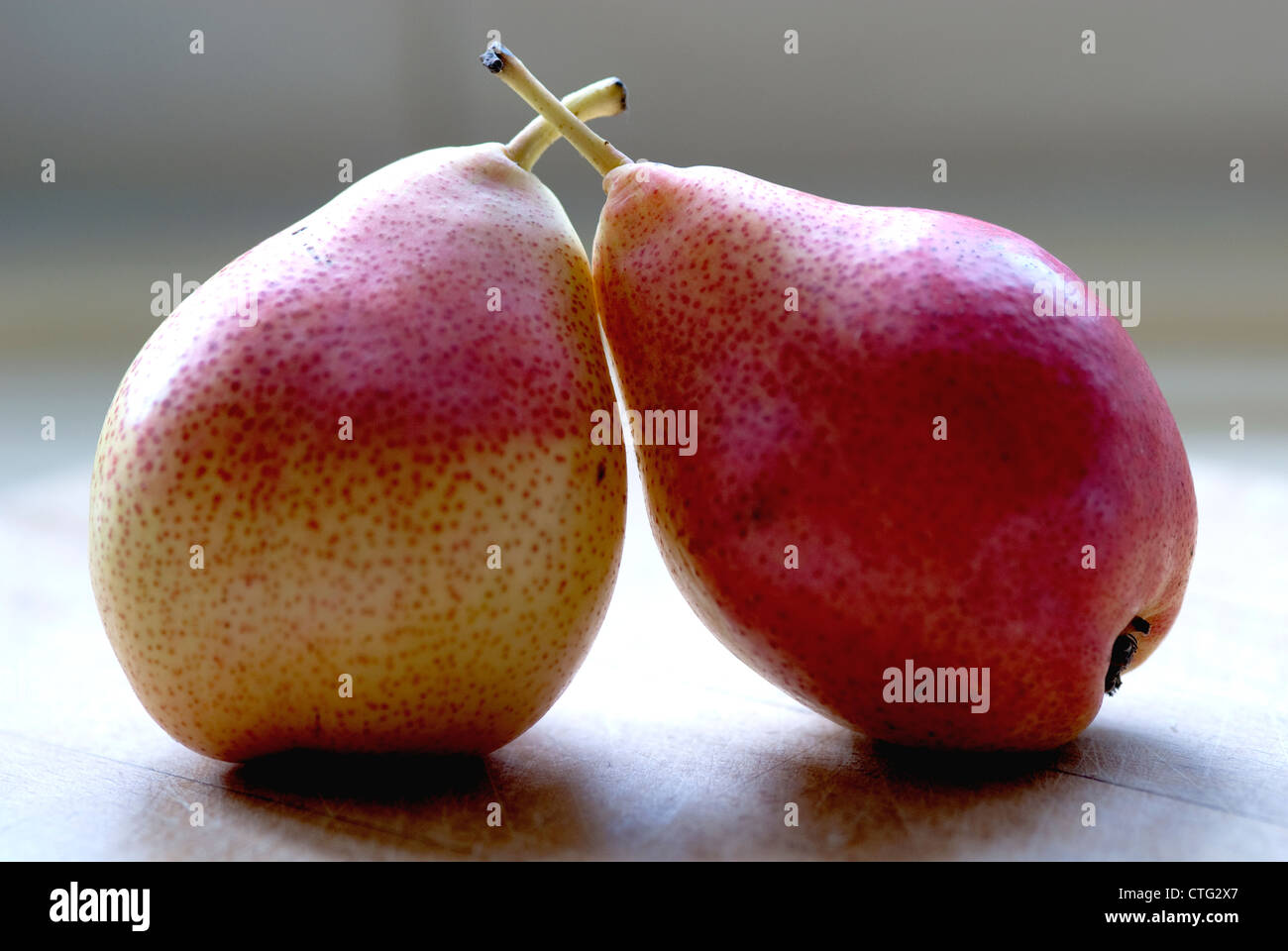 Petite pear hi-res stock photography and images - Alamy