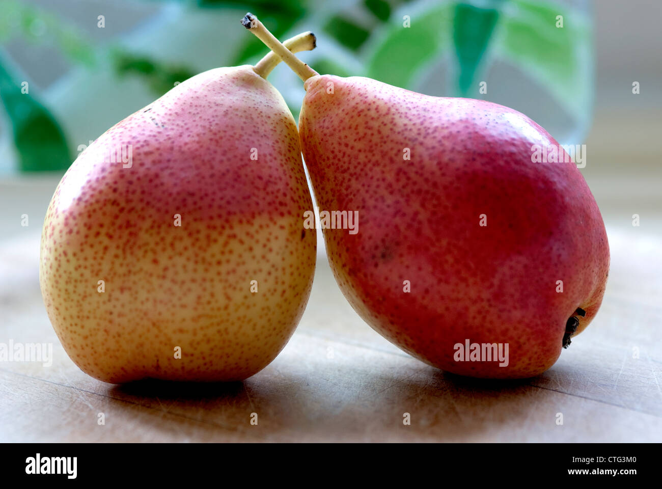 Petite pear hi-res stock photography and images - Alamy