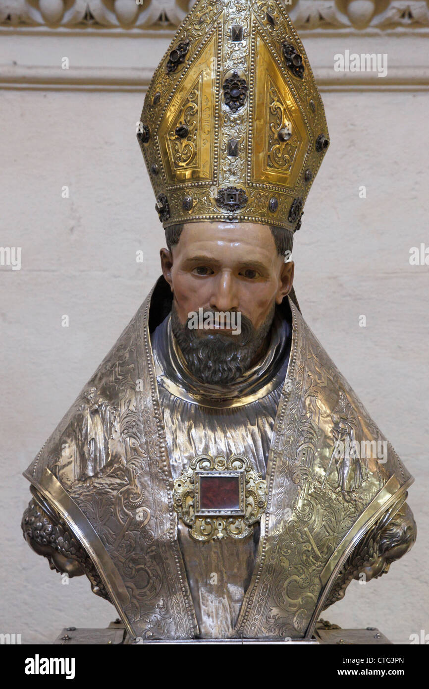 Sacristy cathedral hi-res stock photography and images - Alamy