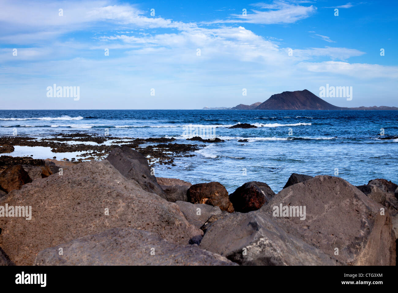 Volcanic island hi-res stock photography and images - Alamy