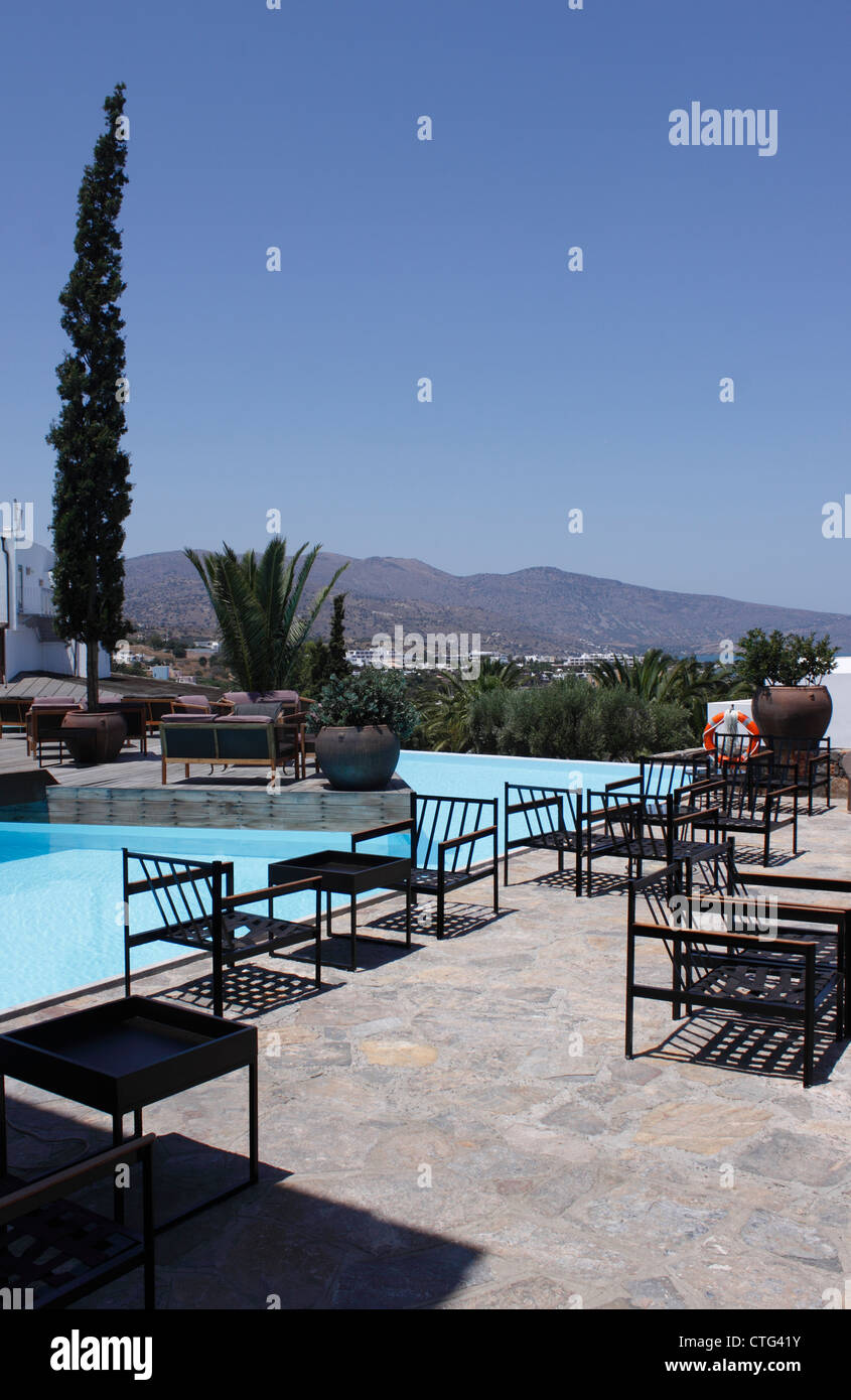 THE OUTSIDE BAR AREA OF FIVE STAR HOTEL. ELOUNDA CRETE Stock Photo - Alamy