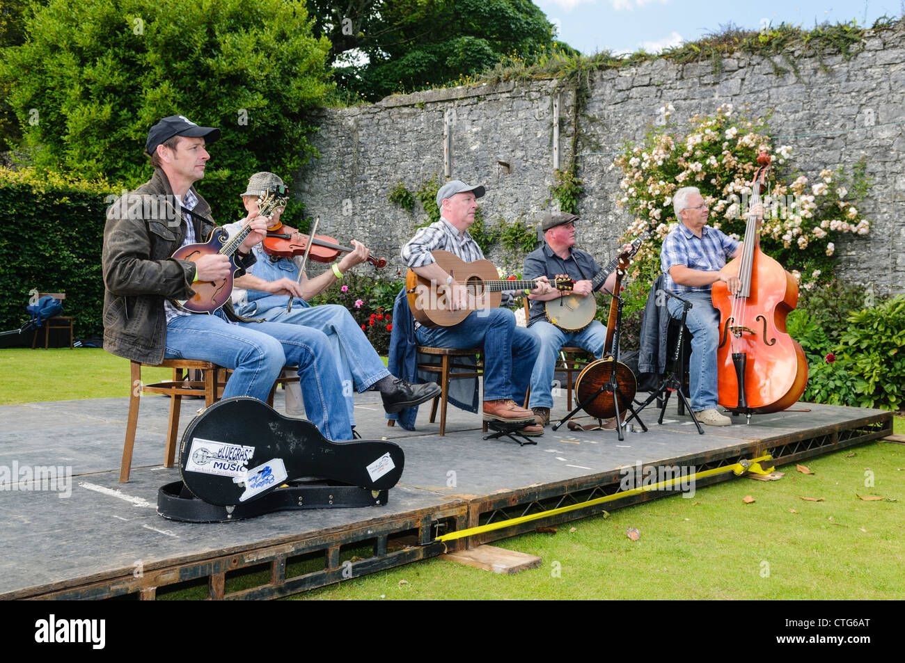 Ulster Scots country fiddle band Stock Photo - Alamy