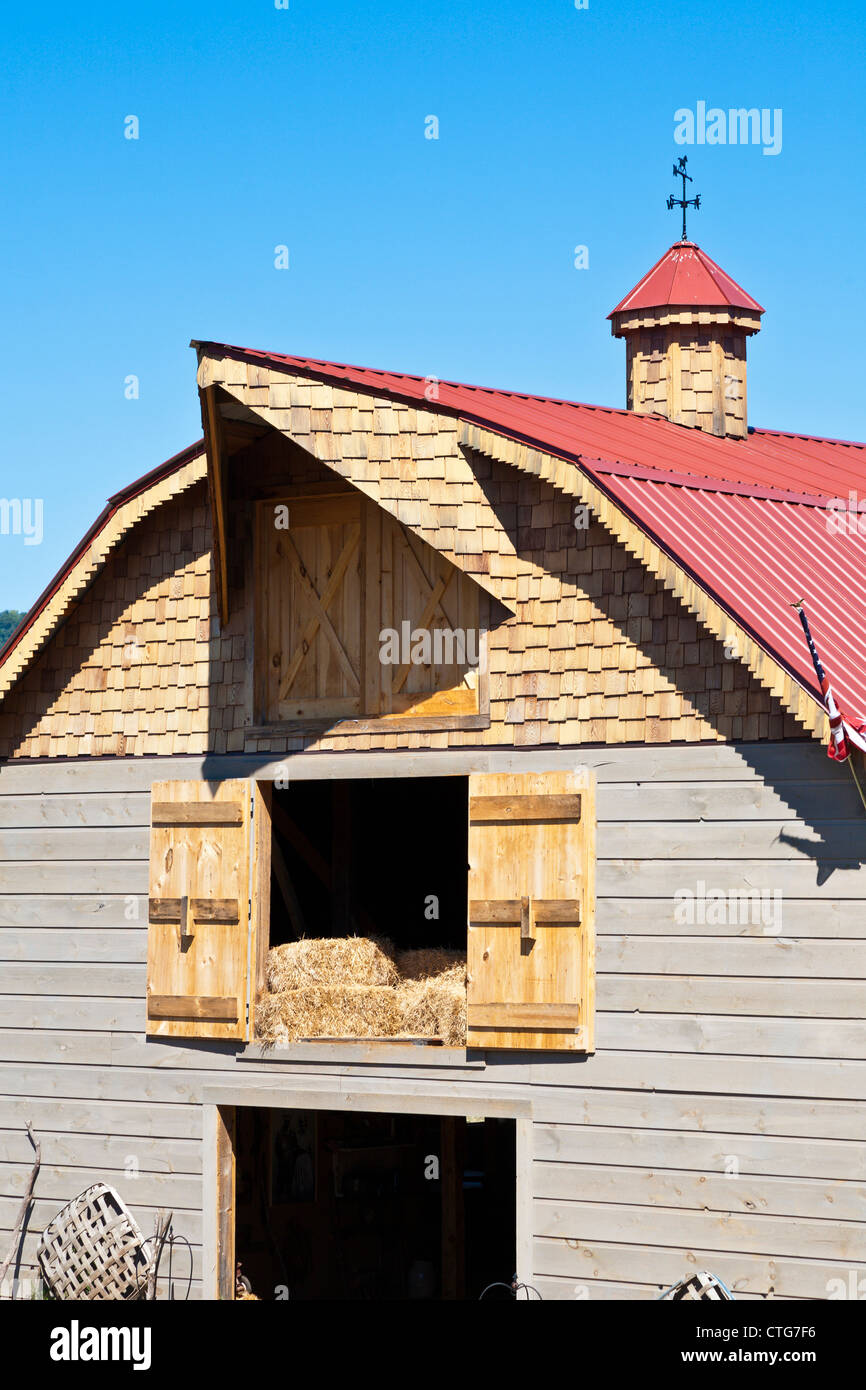 Barn loft hi-res stock photography and images - Alamy