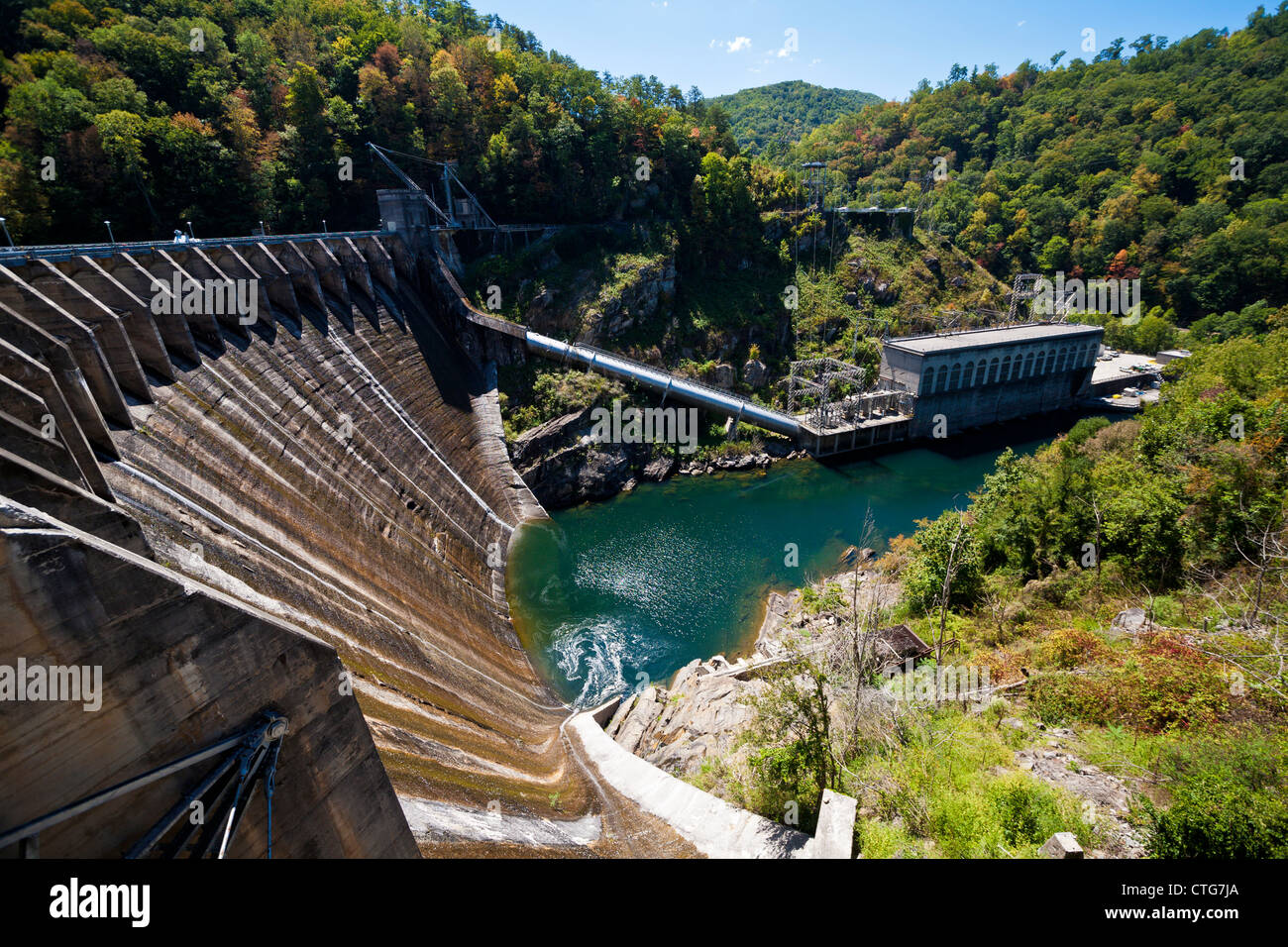 Cheoah Dam produces hydroelectric power and forms the Cheoah Reservoir ...