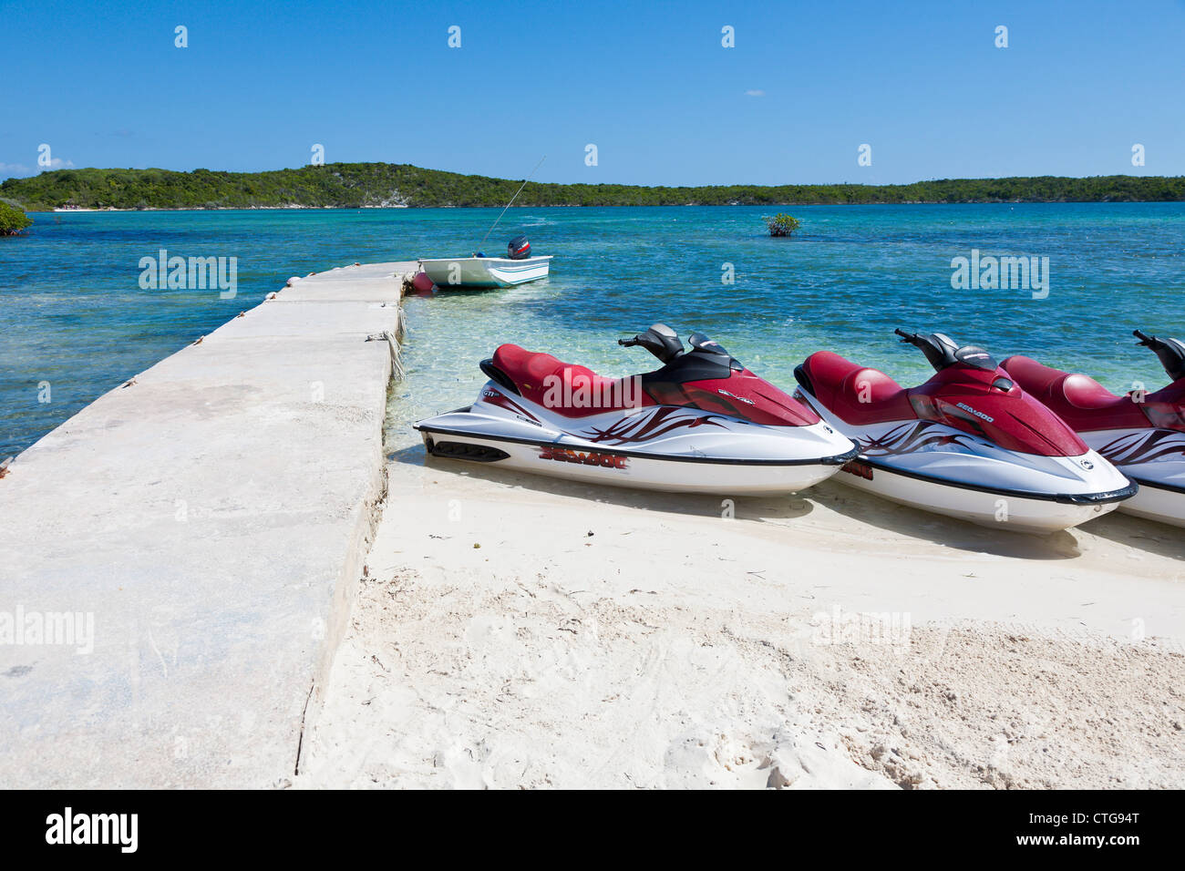 Half moon cay hi-res stock photography and images - Alamy