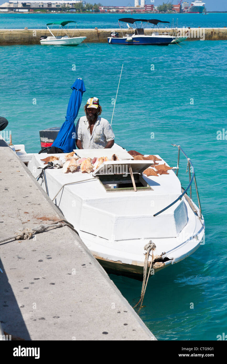 Boat shells hi-res stock photography and images - Alamy