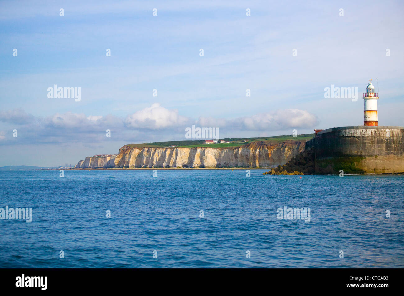 Coastline English Channel, lighthouse of New Haven Stock Photo - Alamy