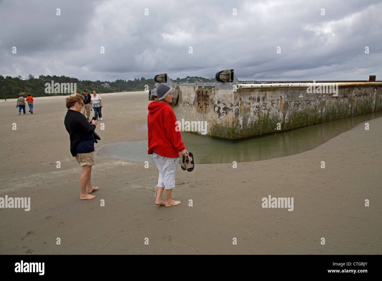Part of a Japanese dock washed up on the Oregon Pacific Coast following ...
