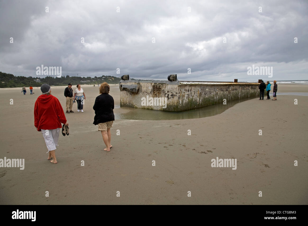 Part of a Japanese dock washed up on the Oregon Pacific Coast following ...