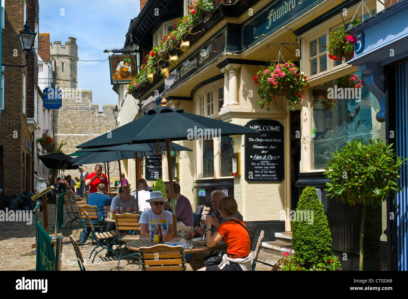 DRINKS TERRACE PAVEMENT The Carpenters Arms public house Windsor with ...