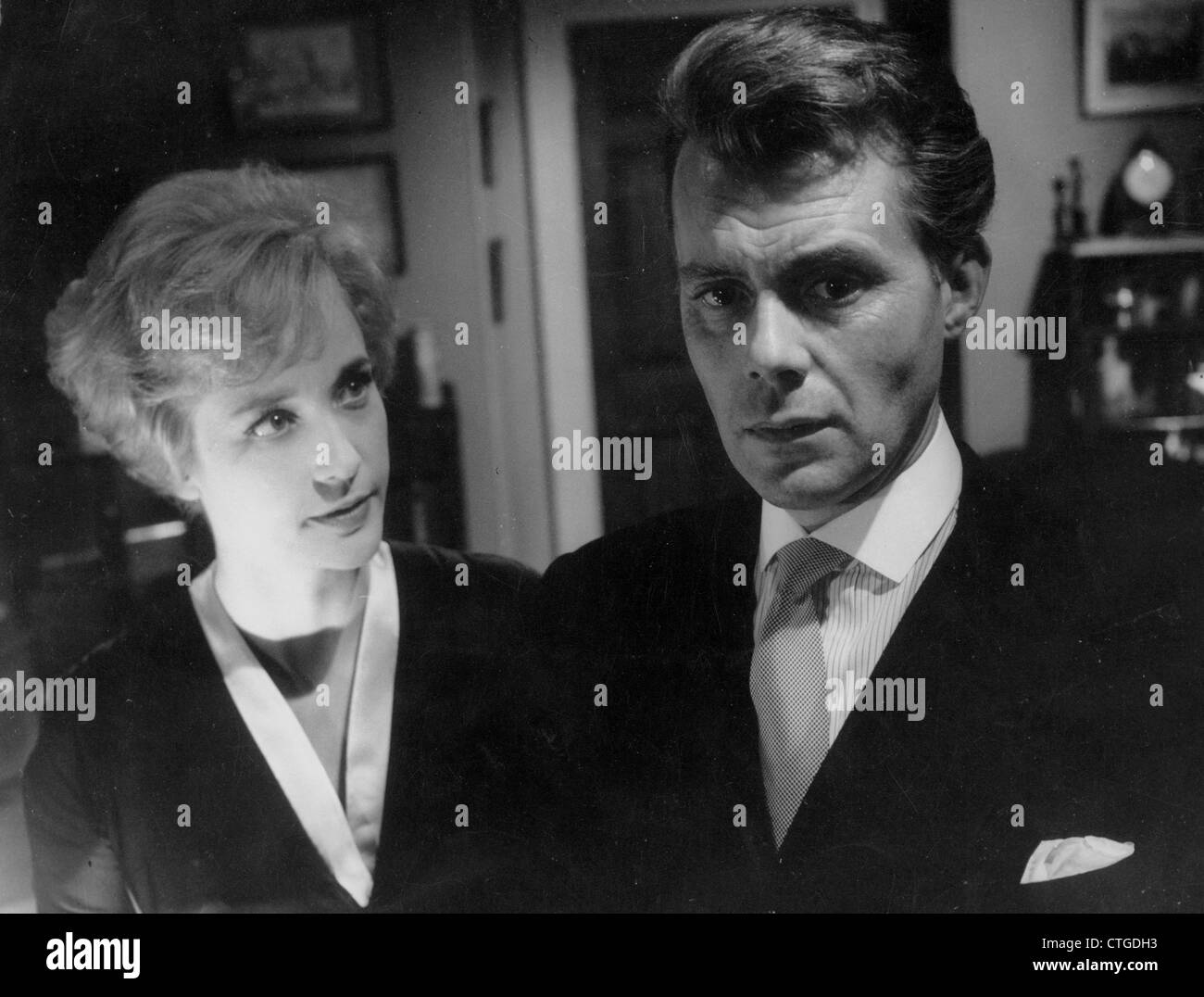 VICTIM (1961) SYLVIA SYMS, DIRK BOGARDE, BASIL DEARDEN (DIR) 004 ...