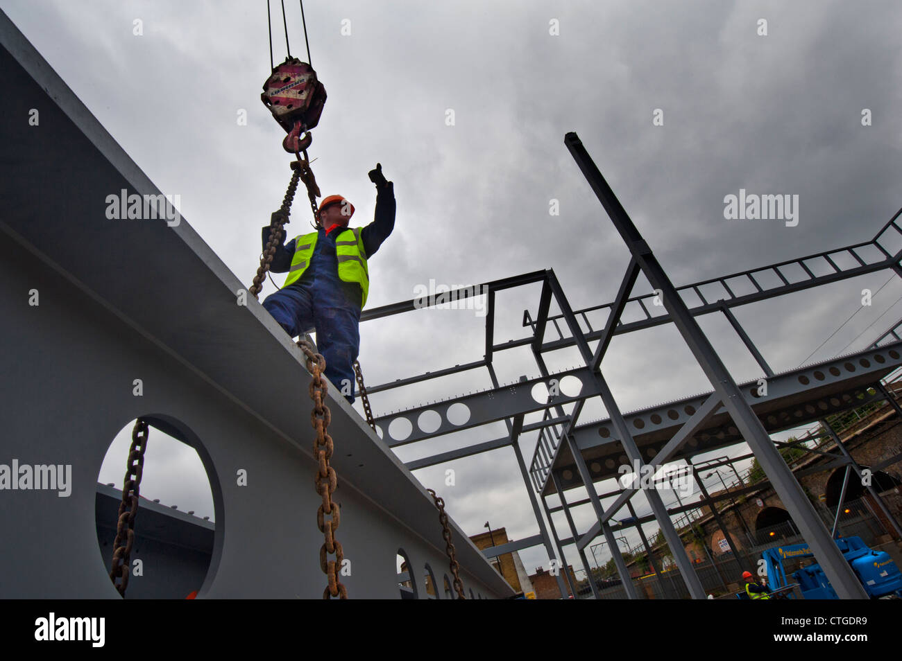 Girder framework hi-res stock photography and images - Alamy