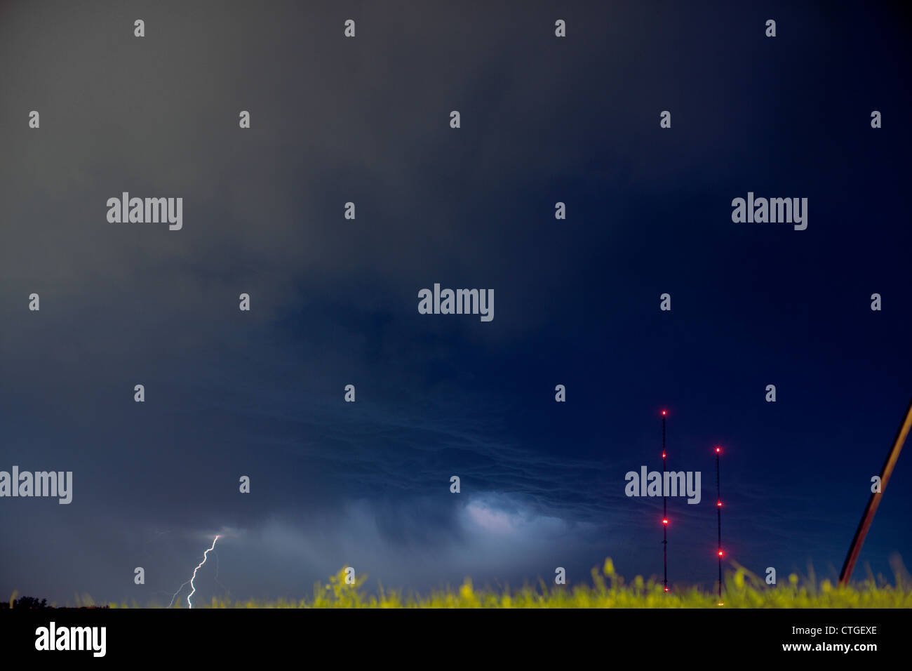 Radio towers hi-res stock photography and images - Alamy