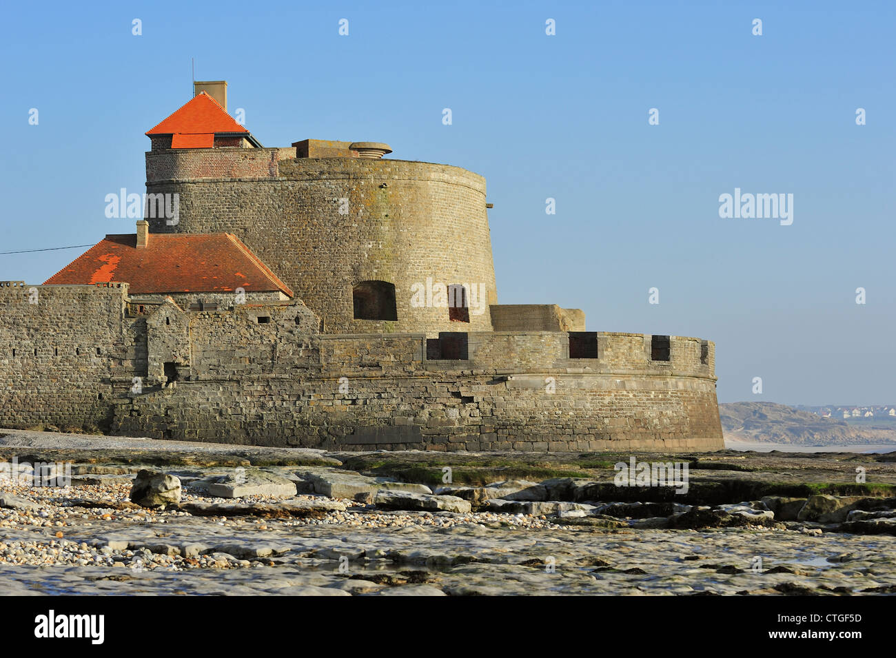Fort Mahon / Vauban on the rocky beach at Ambleteuse, Côte d'Opale ...