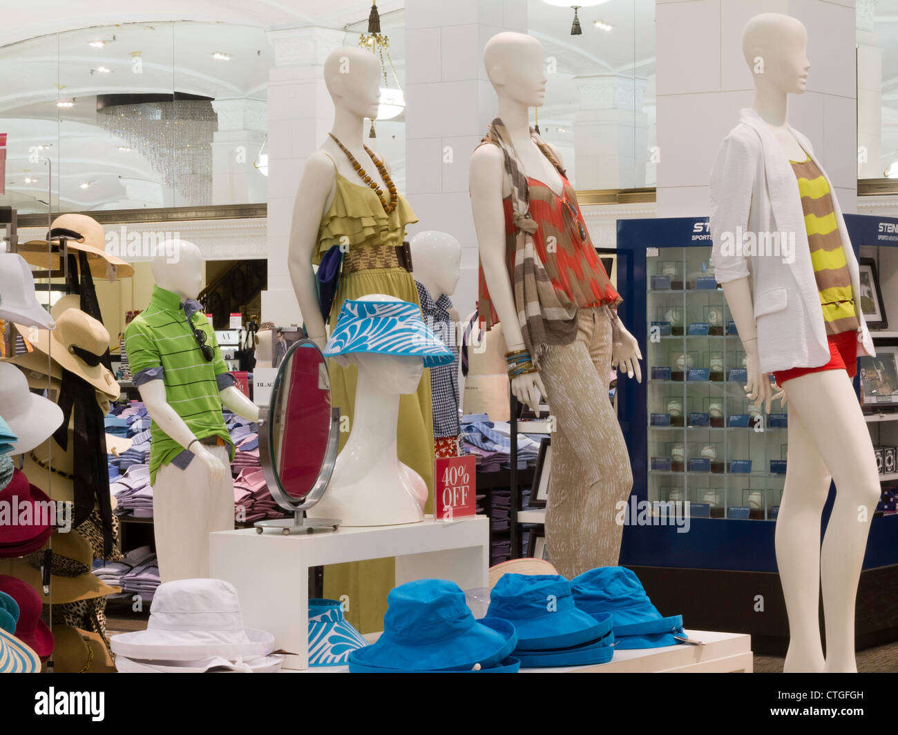 Lord & Taylor, Flagship Store, 424 Fifth Avenue, NYC Stock Photo - Alamy
