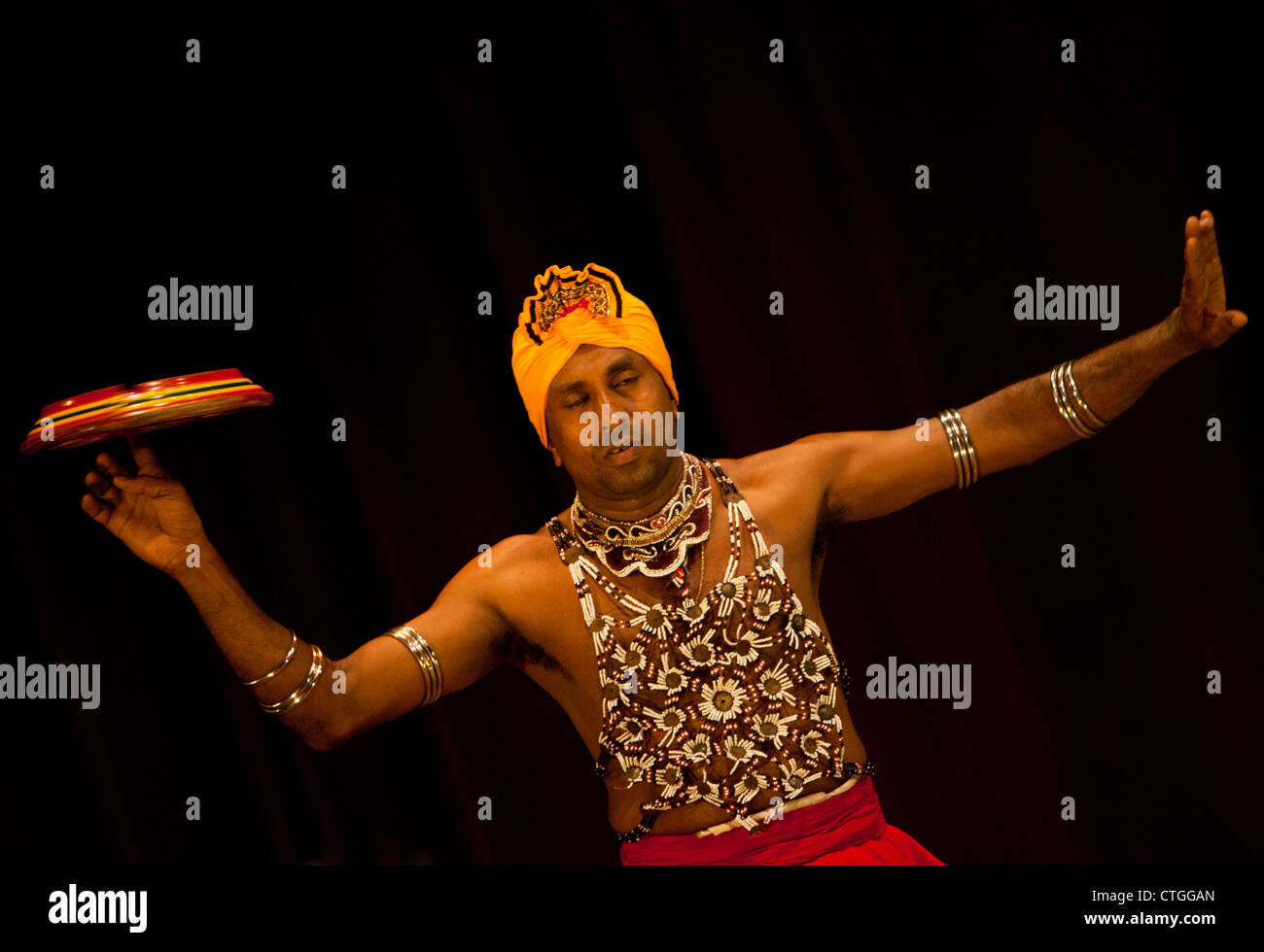 Kandyan jewellery hi-res stock photography and images - Alamy