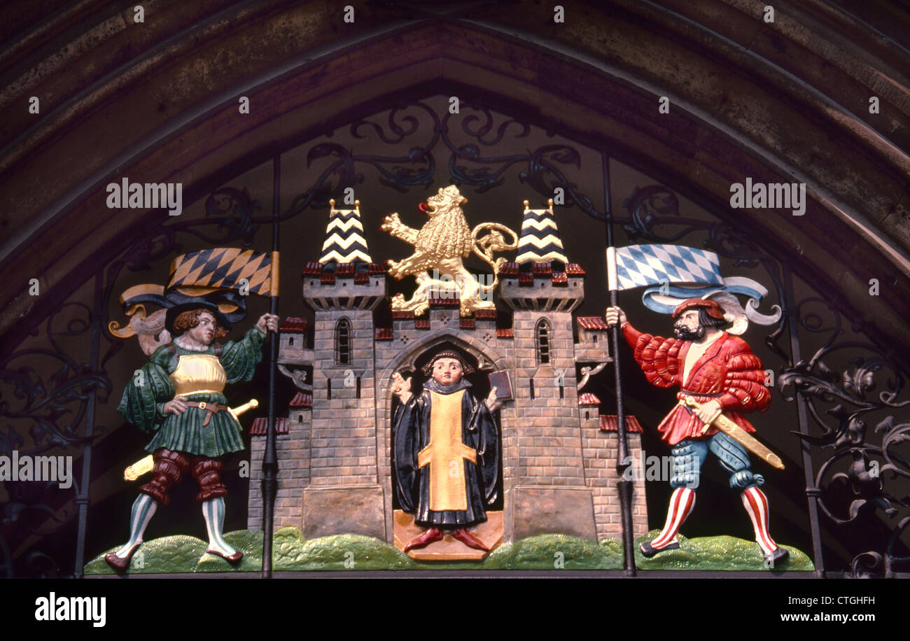 Munich glockenspiel, munich hi-res stock photography and images - Alamy