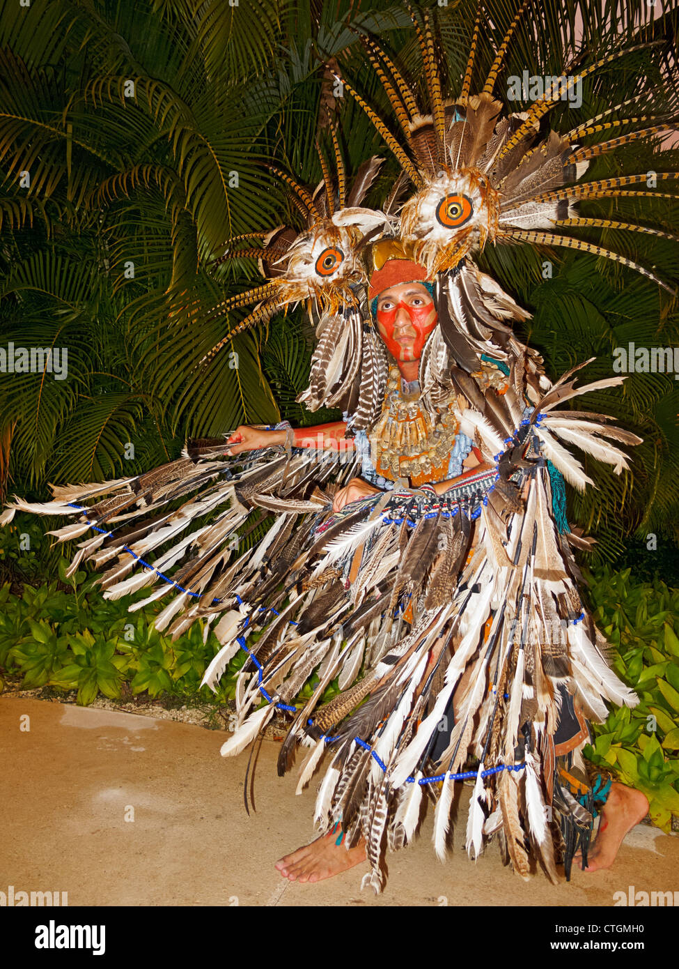 Mayan warrior hi-res stock photography and images - Alamy