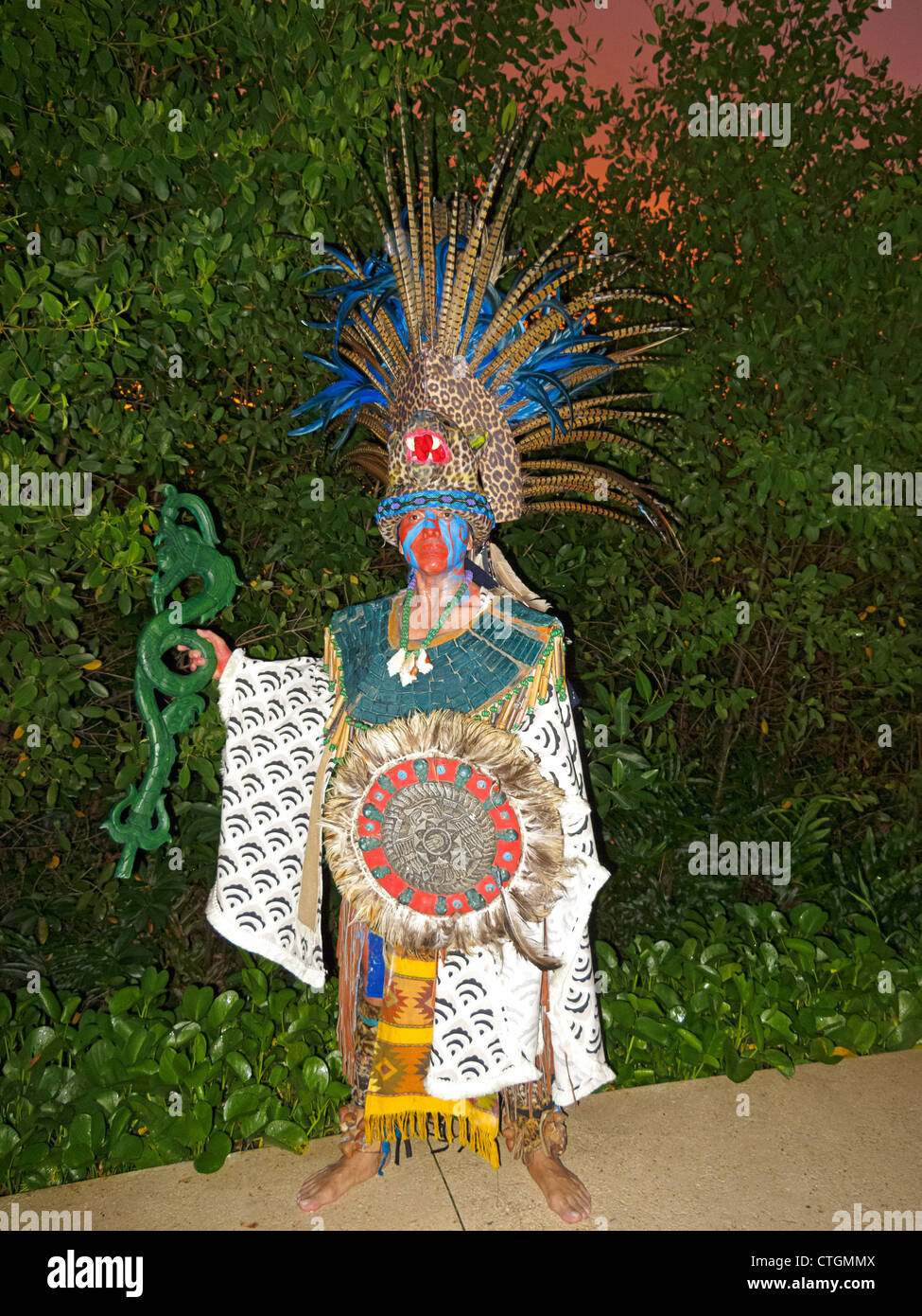 Maya warrior hi-res stock photography and images - Alamy