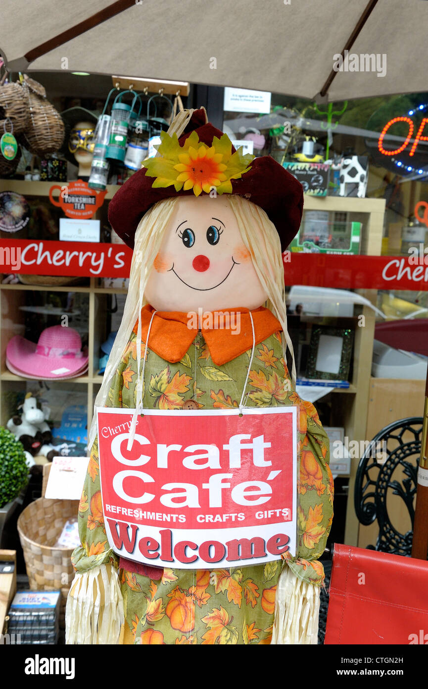 Welcome cafe sign hi-res stock photography and images - Alamy