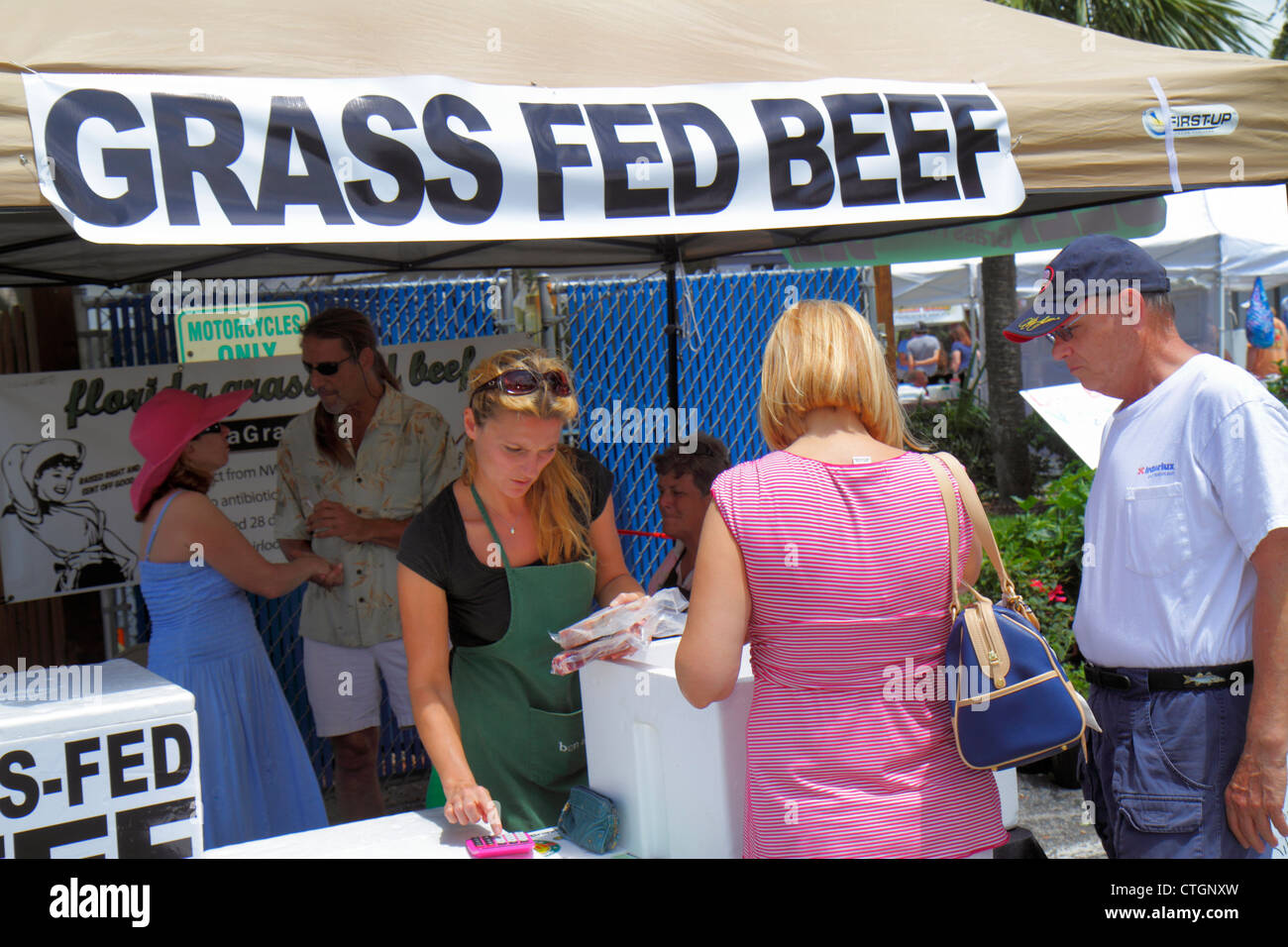 Farmer's market customer united states hi-res stock photography and ...