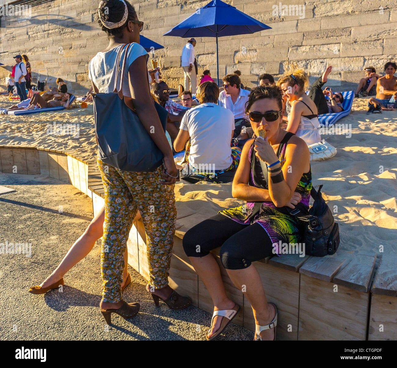 Paris paris plages evening hi-res stock photography and images - Alamy