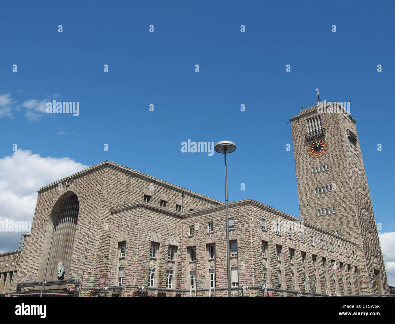 Stuttgart central train station hi-res stock photography and images - Alamy
