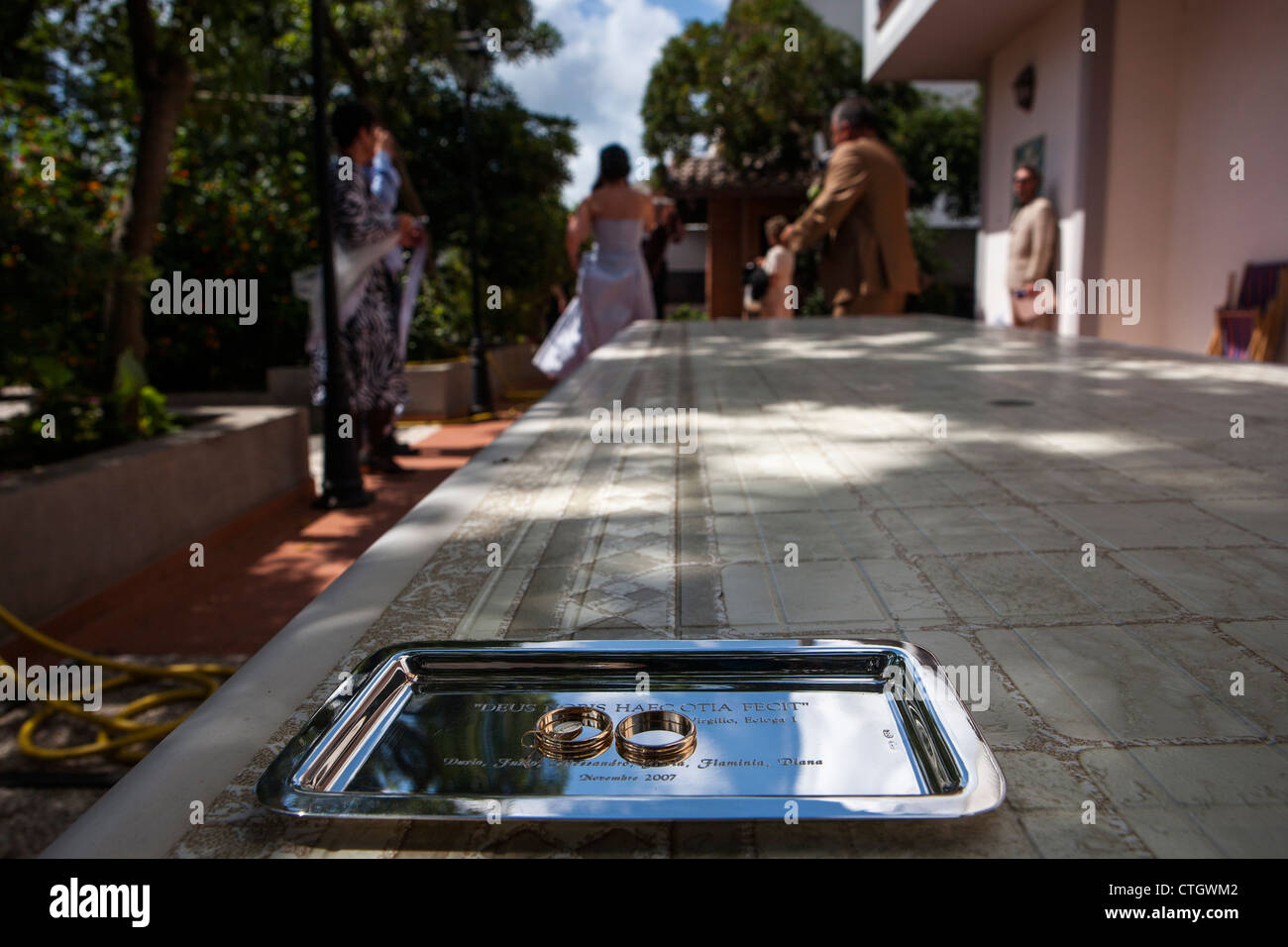 On silver tray wedding rings hi-res stock photography and images - Alamy
