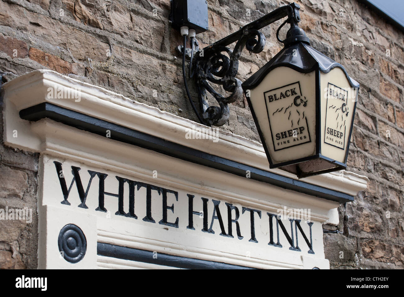 Pub signs the white hart hi-res stock photography and images - Alamy