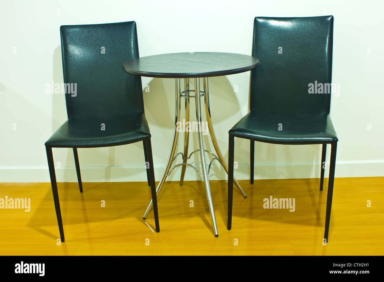Classic chair and table hi-res stock photography and images - Alamy