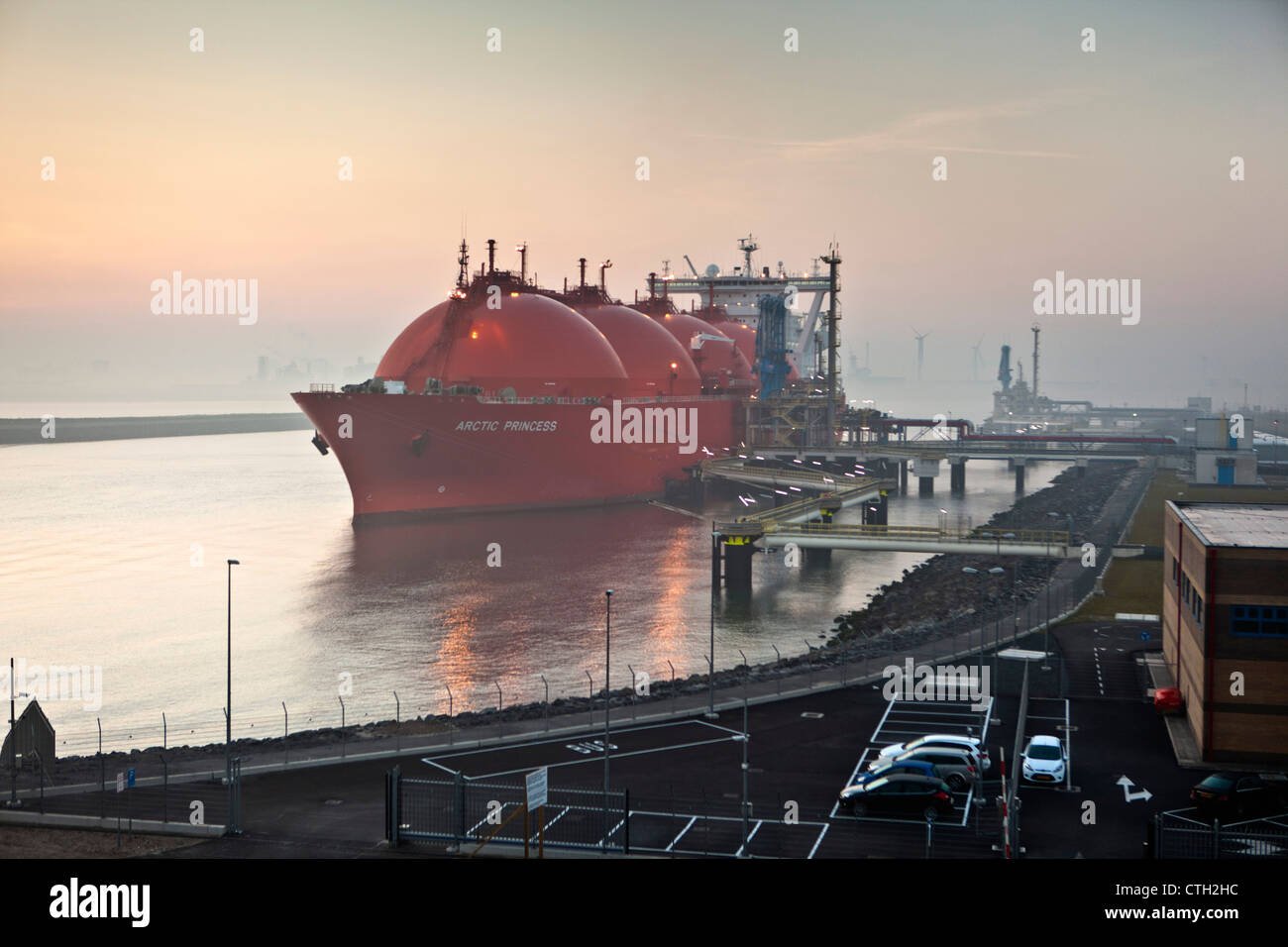 Lng tanker hi-res stock photography and images - Alamy