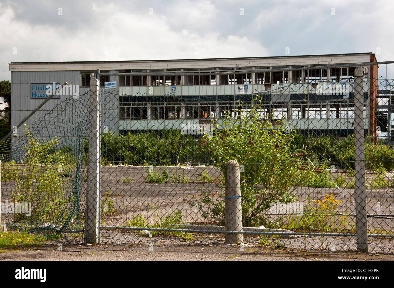 Derelict abandoned office block Stock Photo - Alamy