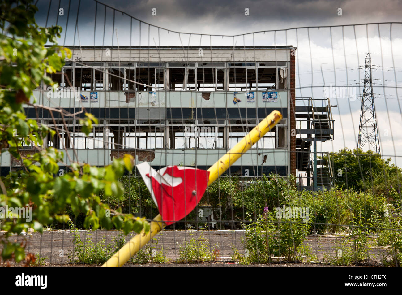 Derelict abandoned office block Stock Photo - Alamy