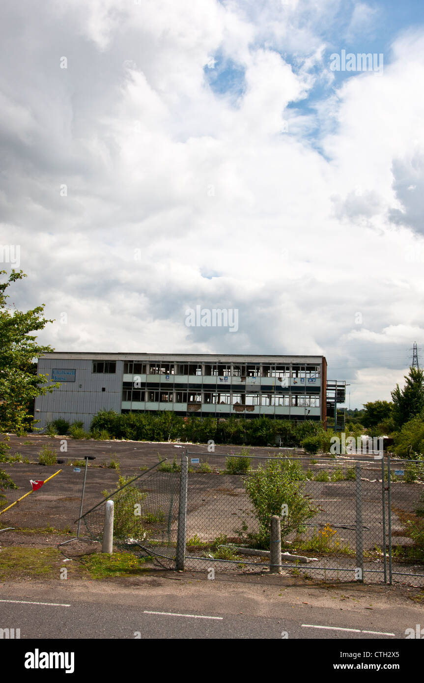 Derelict abandoned office block Stock Photo - Alamy