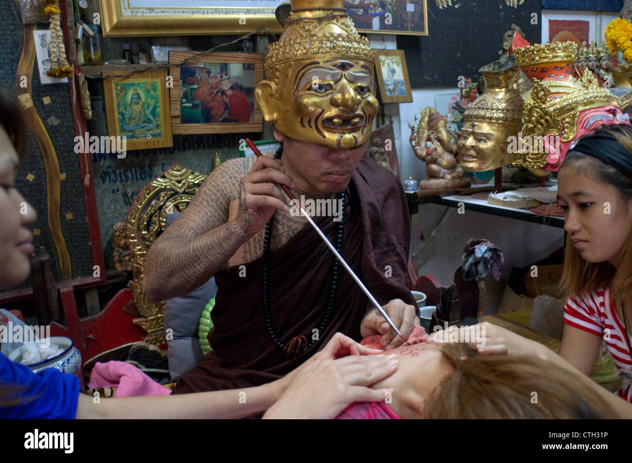 Tiger sak yant yan in hi-res stock photography and images - Alamy